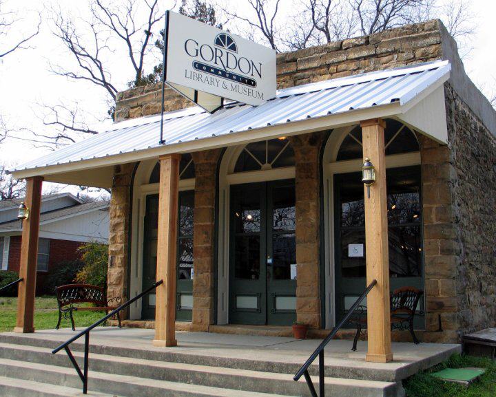 Gordon Community Library and Museum – Community library